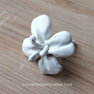 6 Easy Air Dry Clay Flowers for Beginners - Colorful Craft Corner